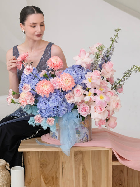 Blush Embrace Blossom Box – Madame Florist